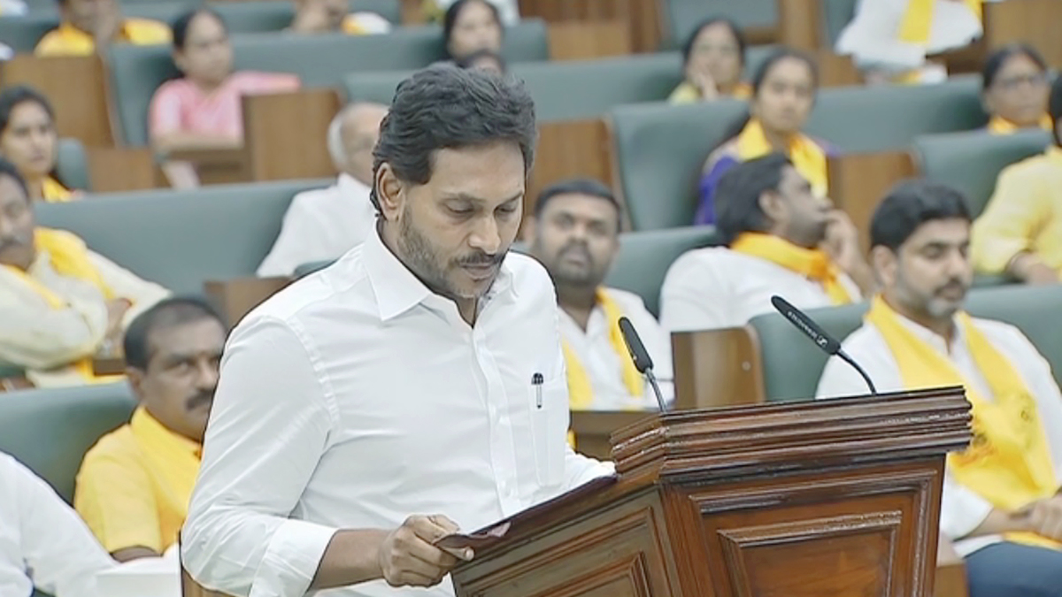 వైఎస్సార్‌సీపీ ఎమ్మెల్యేల ప్రమాణ స్వీకారం.. అసెంబ్లీ ఛాంబర్‌లో జగన్‌తో భేటీ (ఫొటోలు) | YSRCP ...